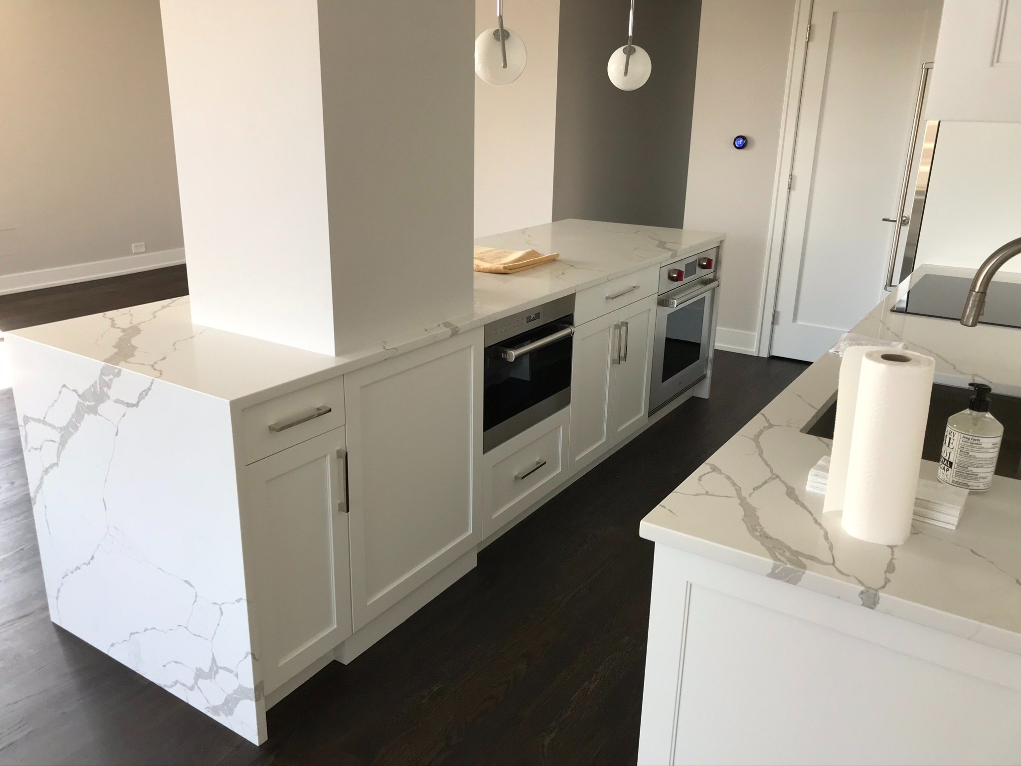 Custom Kitchen - Vista Cabinet